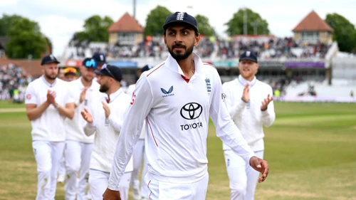 DAY 3: Bashir strikes as England thrash Zimbabwe by an innings | SuperSport