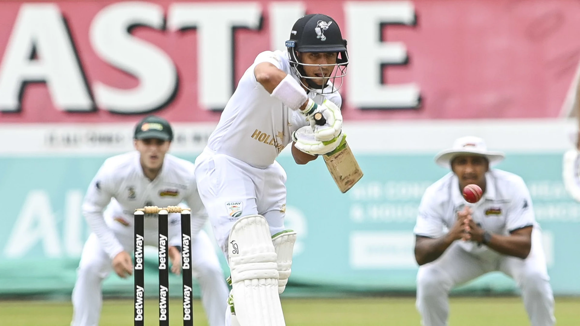 DAY 2: Erwee, Ackerman sweeten miserable day | SuperSport