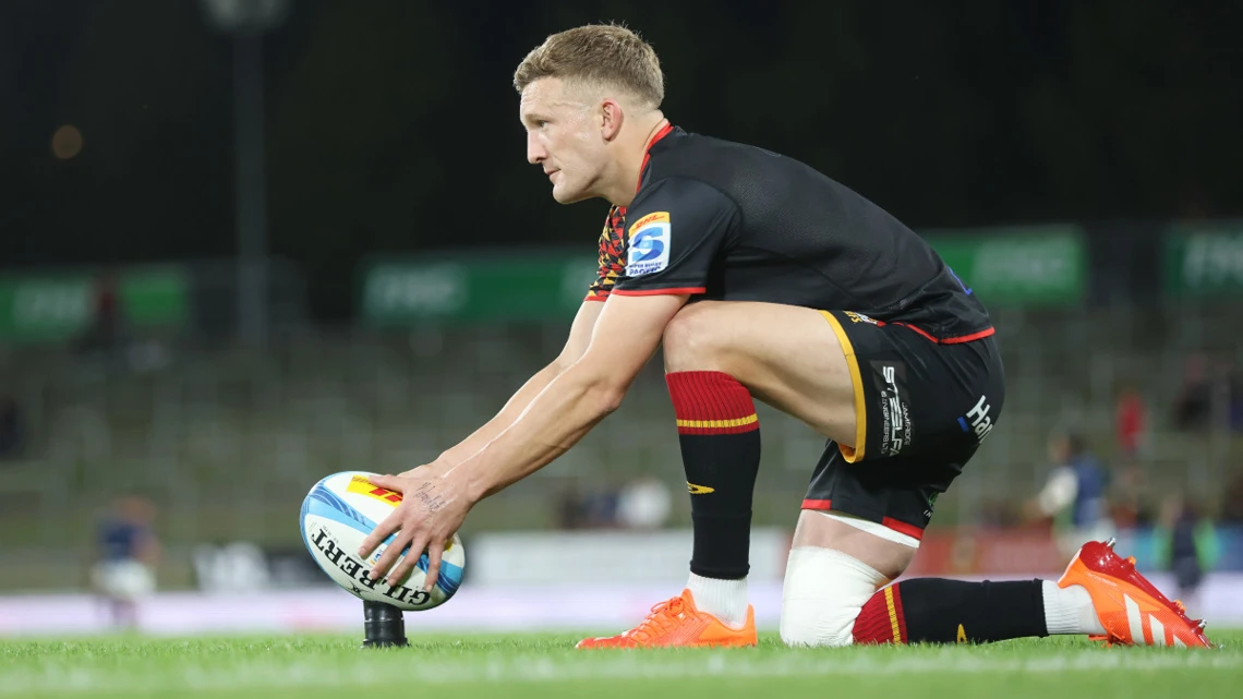 Chiefs top Super Rugby table as second-half onslaught downs Highlanders ...